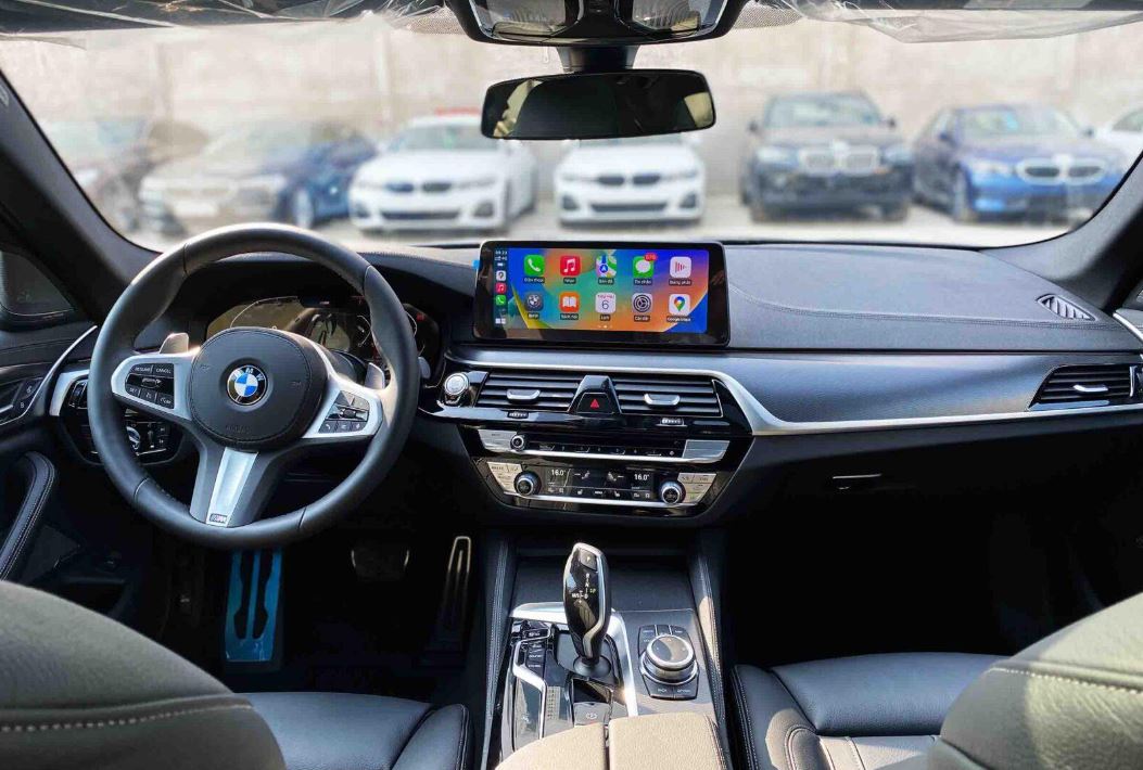 BMW 520i M Sport 2023 - ngôi sao sáng với phong cách cá tính